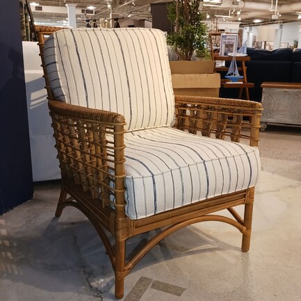 Living Room - Chairs | Cardi's Furniture