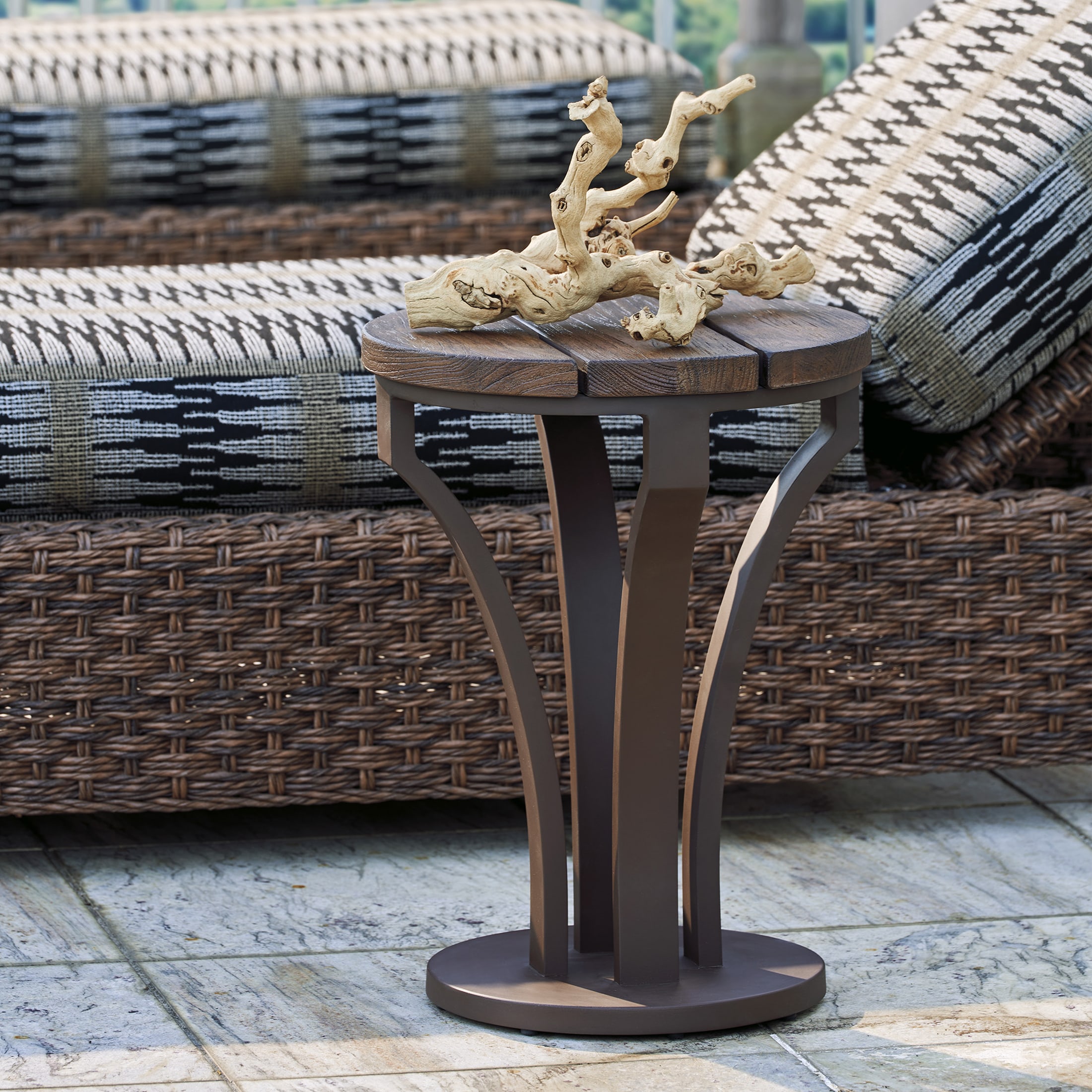 Outdoor Side Table | Cardis
