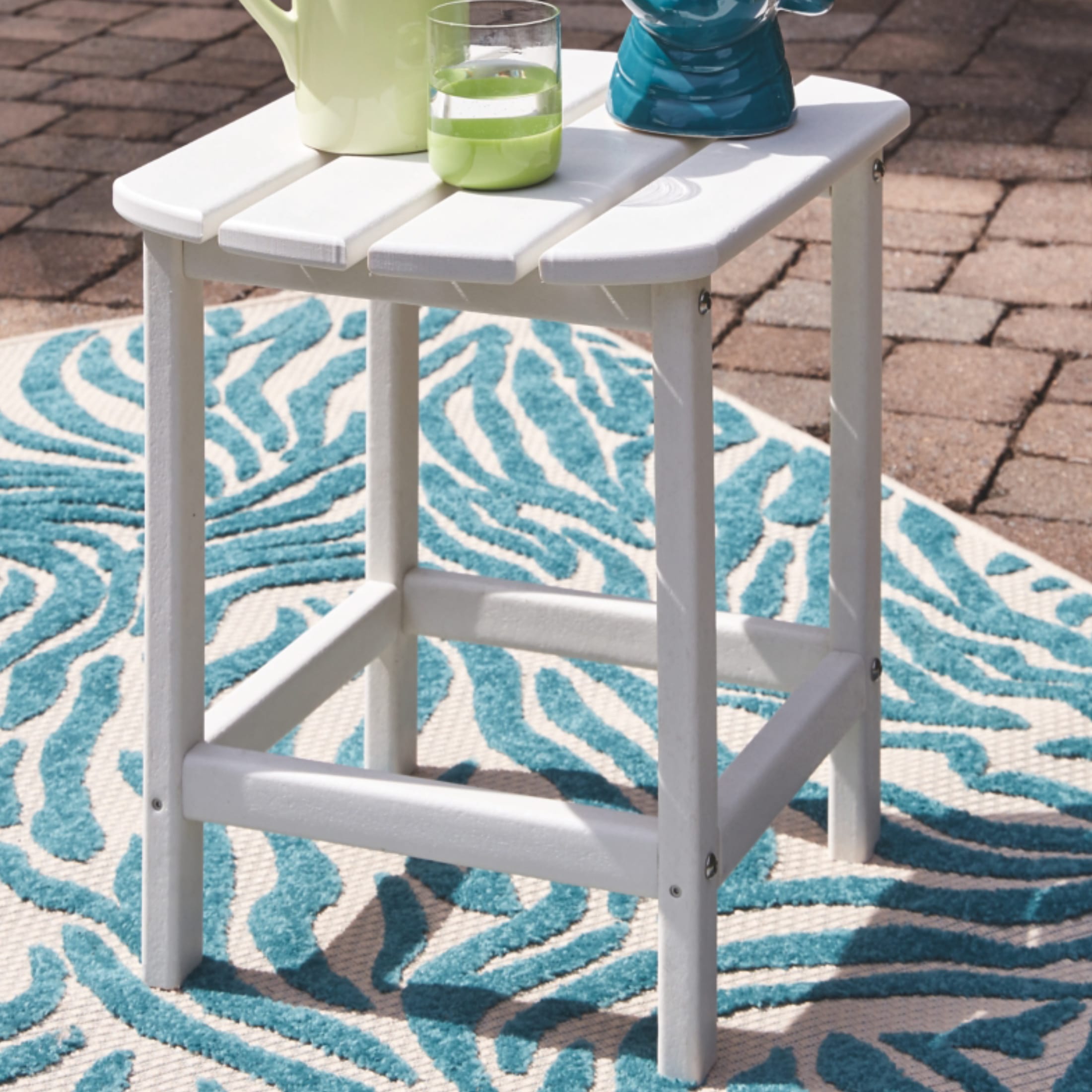 Chairside Table | Cardis